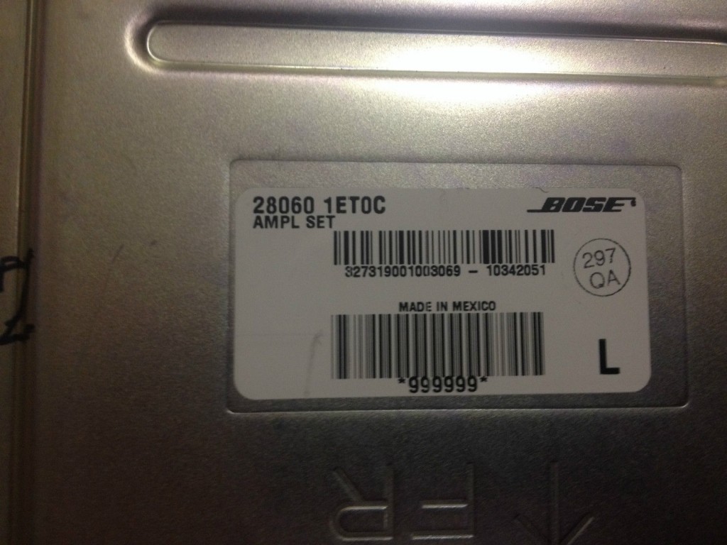 Bose Nissan 370Z 4-channel Amplifier img1 - What's Inside