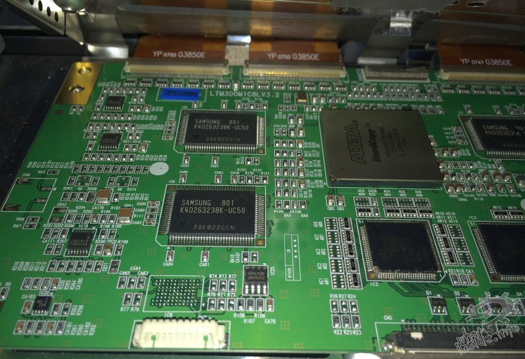 Eizo FlexScan SX3031W Inside 30 - What's Inside