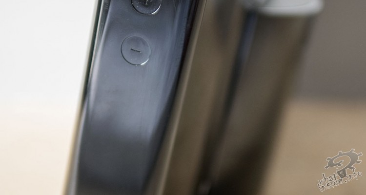 Bose Soundlink Wireless Music System side volume buttons - What's Inside